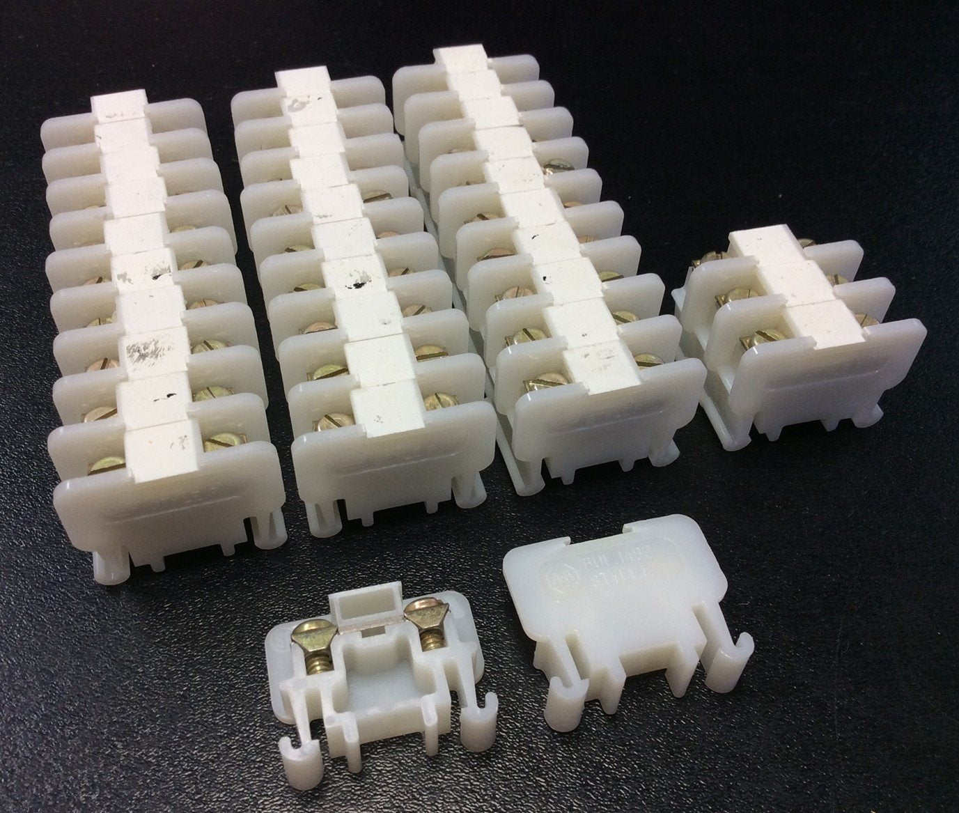 Lot of 35 Allen Bradley BUL 1492 Style F Terminal Blocks 300V 25A DIN ...