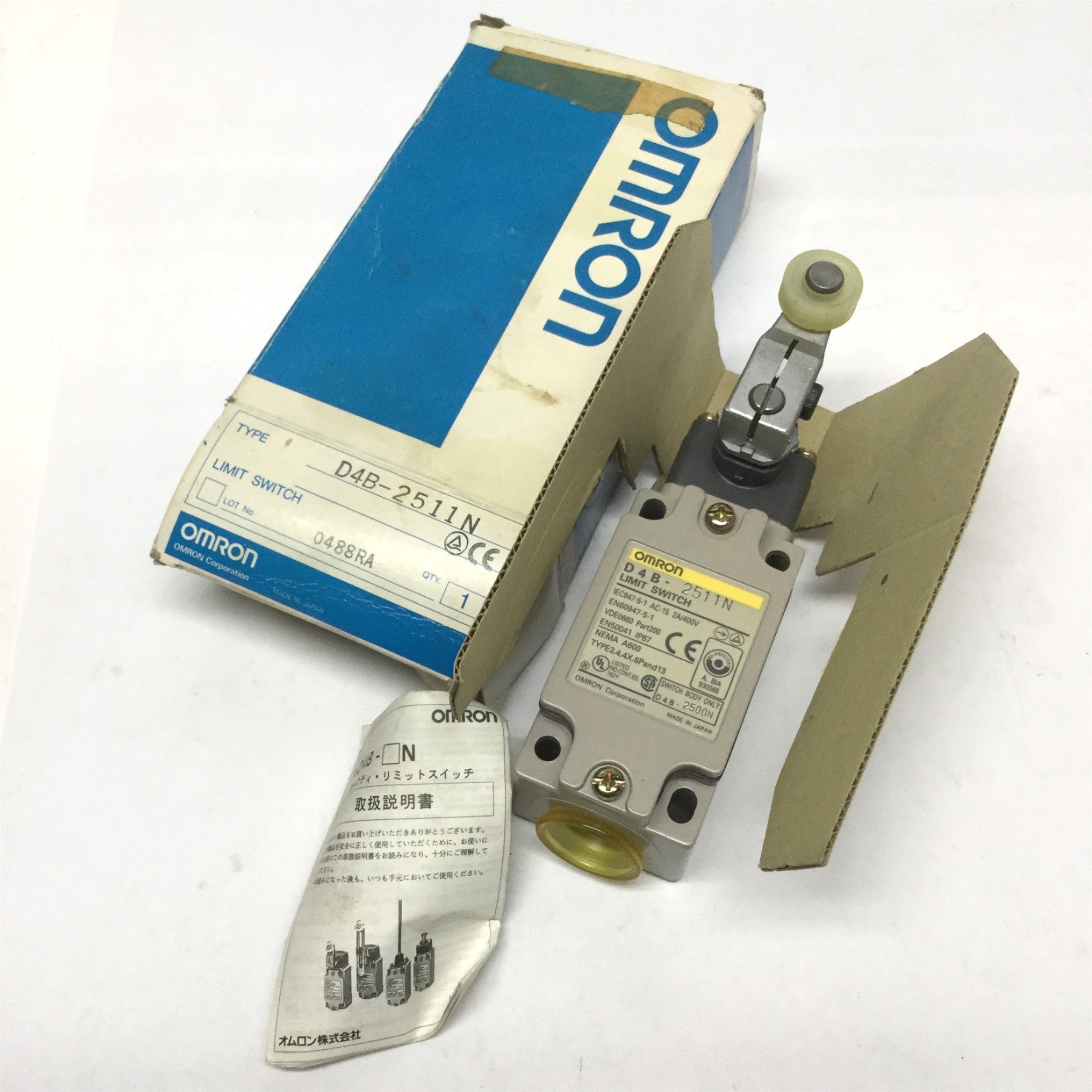 Omron D4B-2511N Safety Limit Switch, Roller Lever, 1NO/1NC, 2A 400V ...