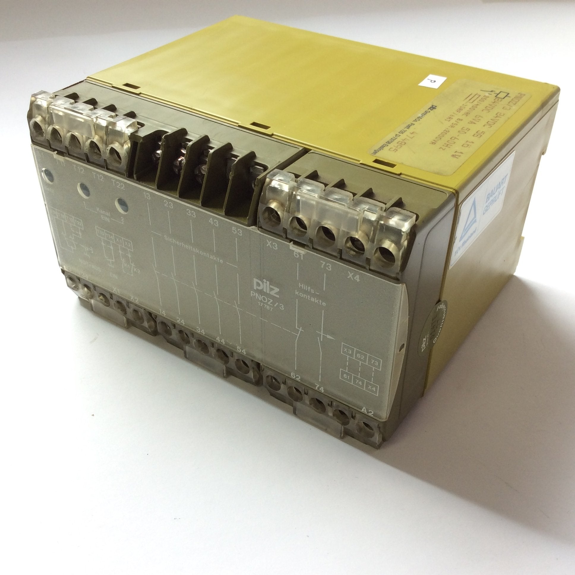 Pilz PNOZ/3 Emergency Stop Safety Relay 24-240VAC, 24VDC *Missing DIN ...