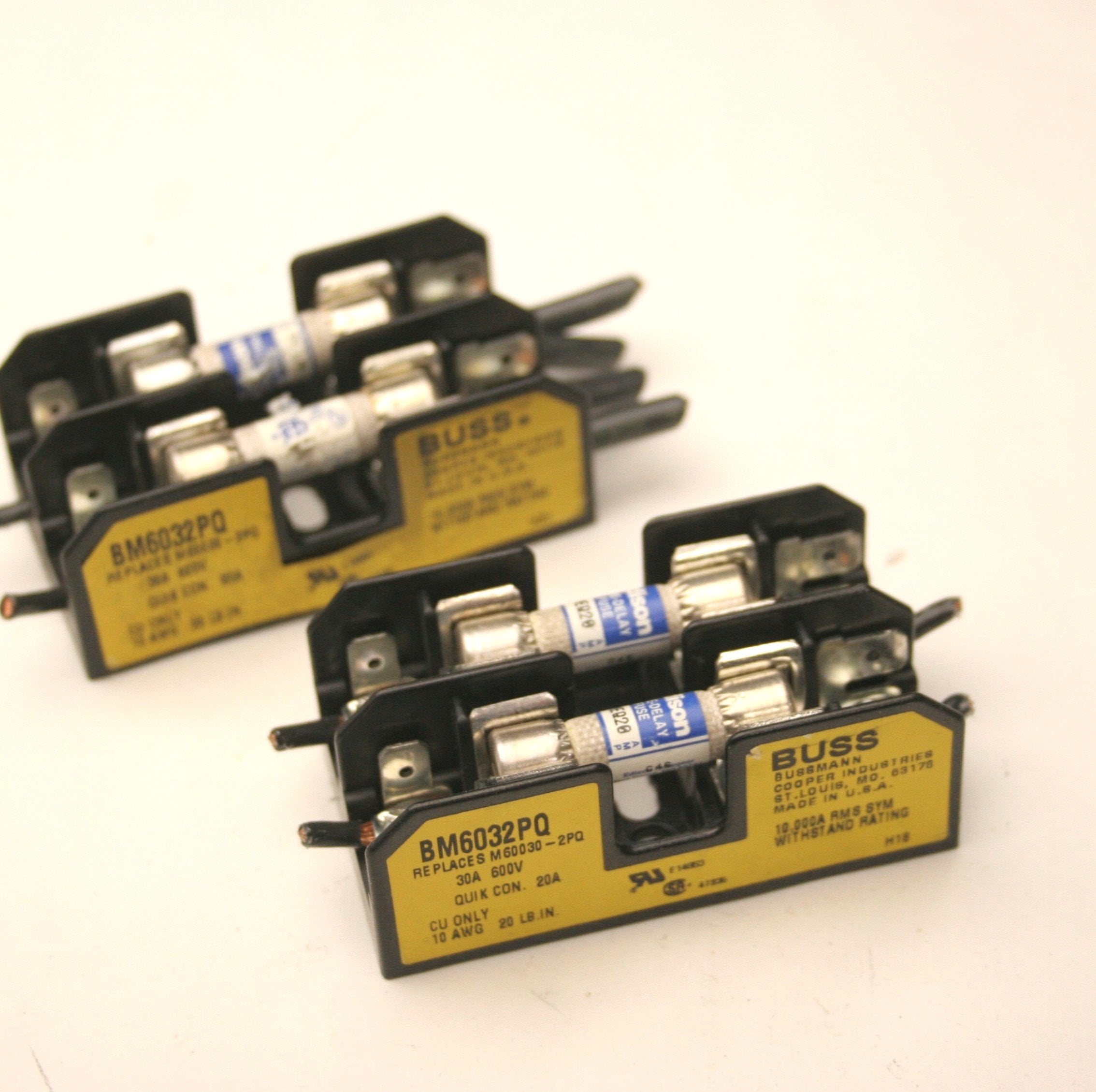 Lot of 2 Buss BM6032PQ Fuse Blocks, 30A, 600V, 2-Pole – Next Day Automation