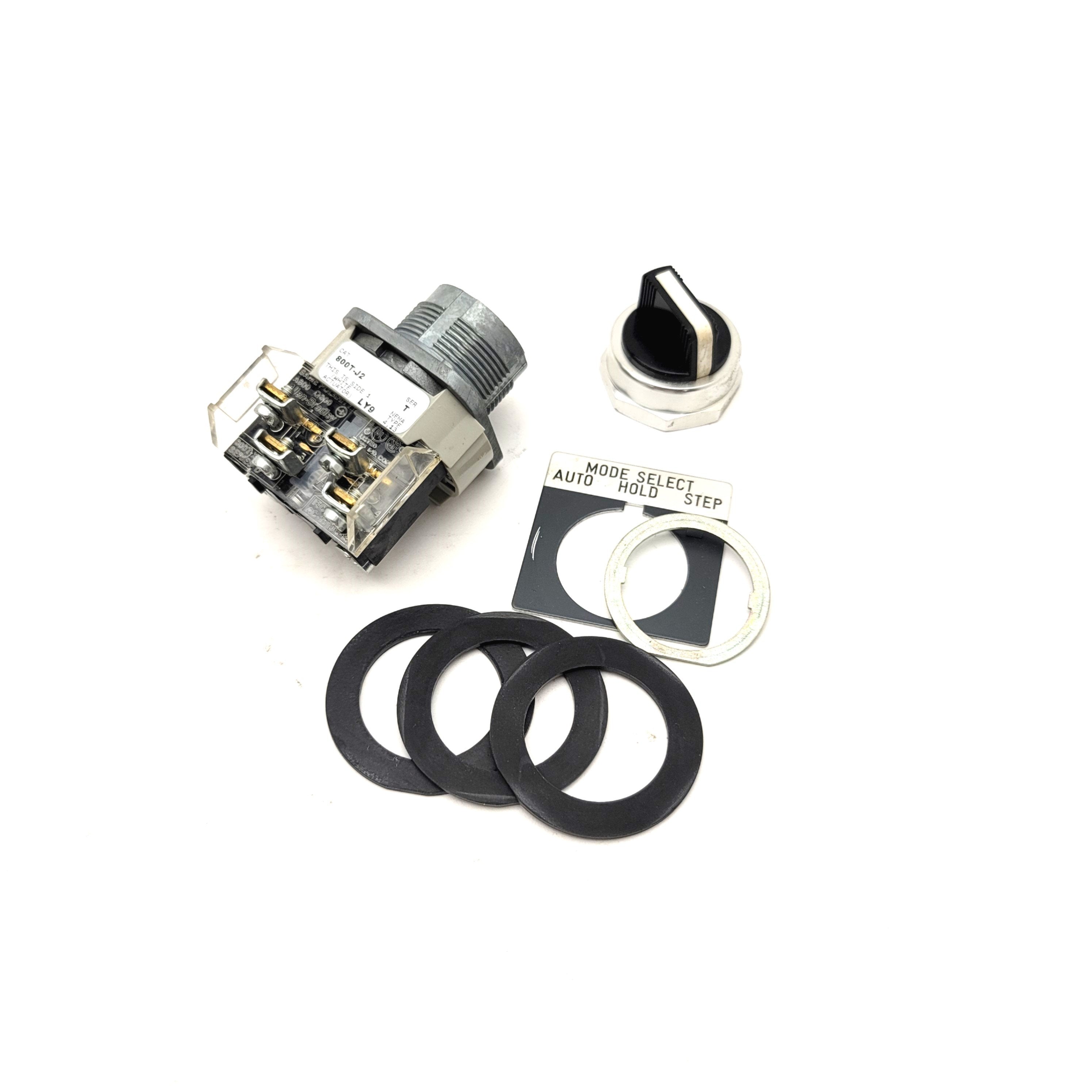 Allen Bradley 800T-J2 3-Position Selector Switch 30mm Type 4/13 Non-Il ...