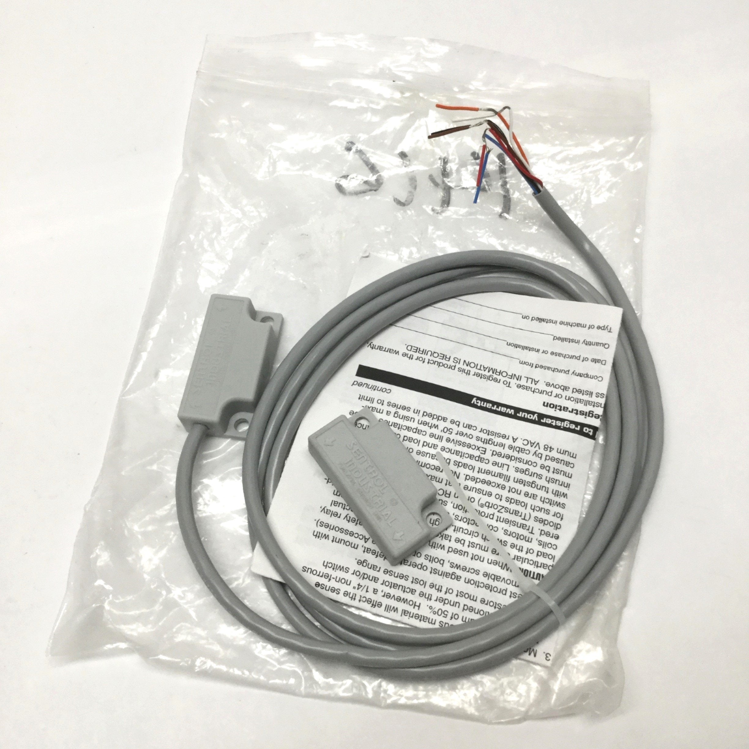 Sentrol 341-B3T-06J GuardSwitch Safety Interlock Switch TPST, 2NO-NC ...