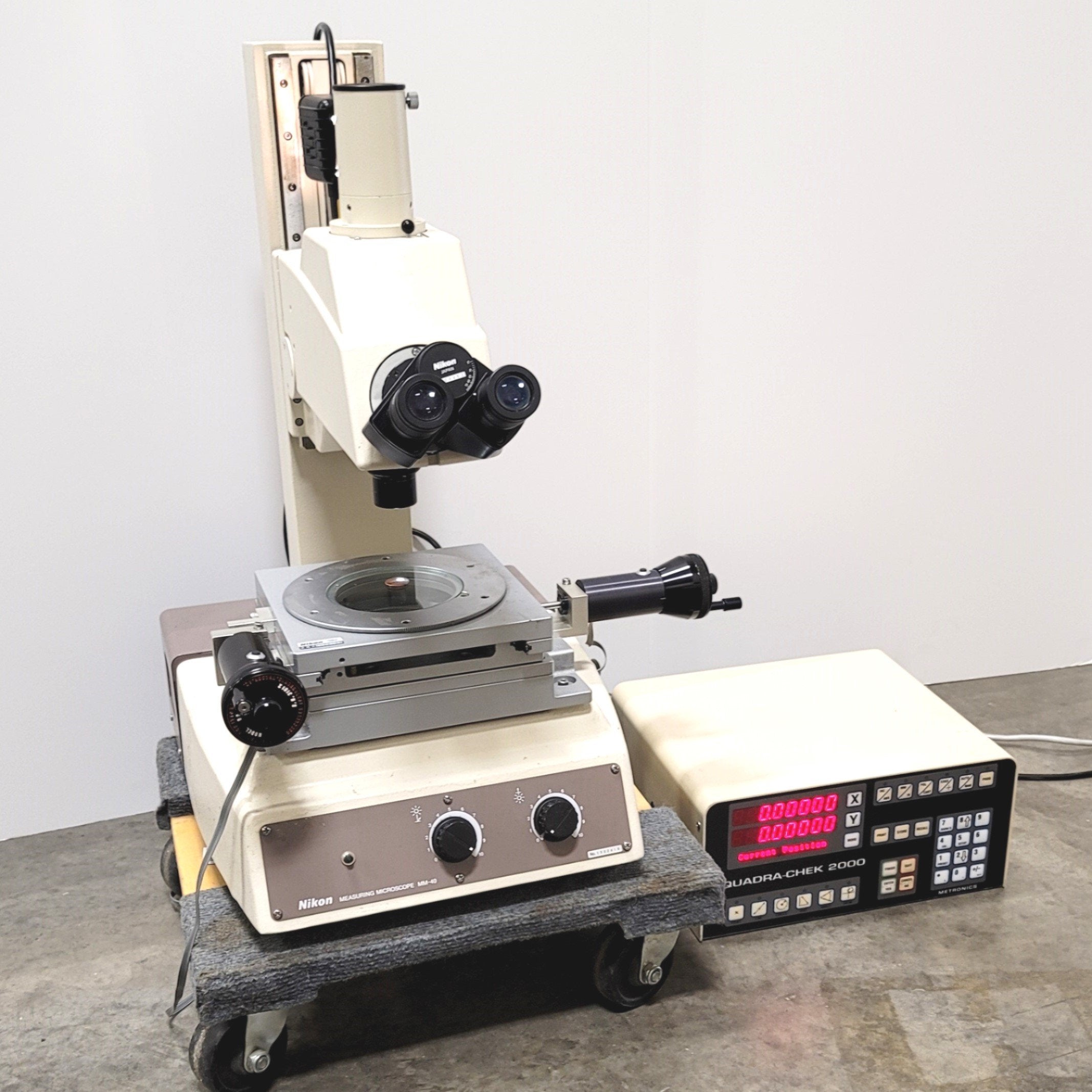 Nikon MM-40 Measuring Microscope, With Quadra-Chek 2000 XY Digital Rea ...