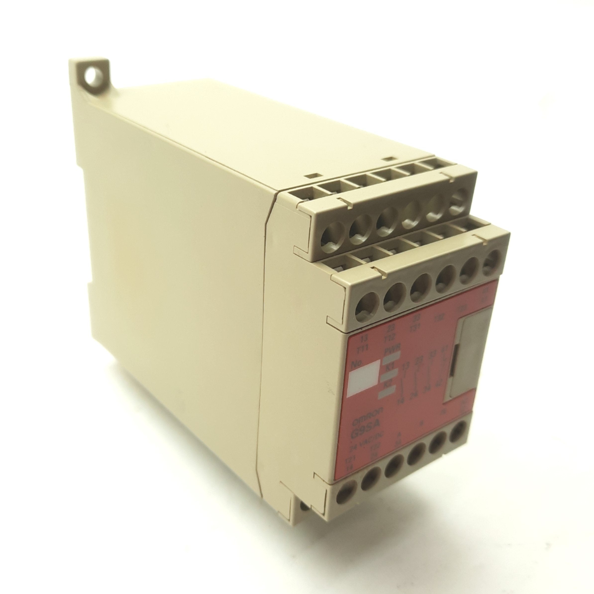 Omron G9SA-301 Safety Relay, 3-Pole NO 250VAC 5A, Aux NC, 2x Inputs 24 ...