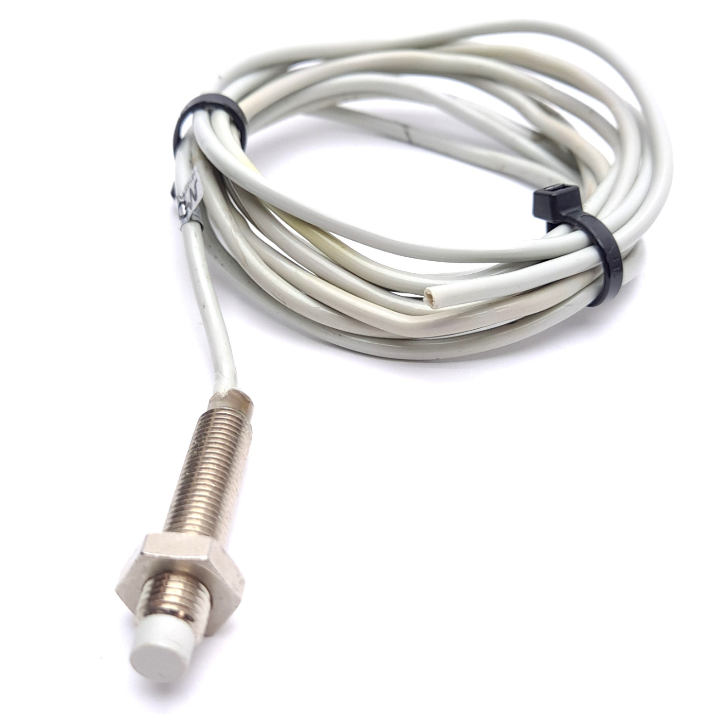 Micro Detectors AE1-AN-4A Inductive Proximity Sensor, 4mm Range, ø8mm – Next Day Automation