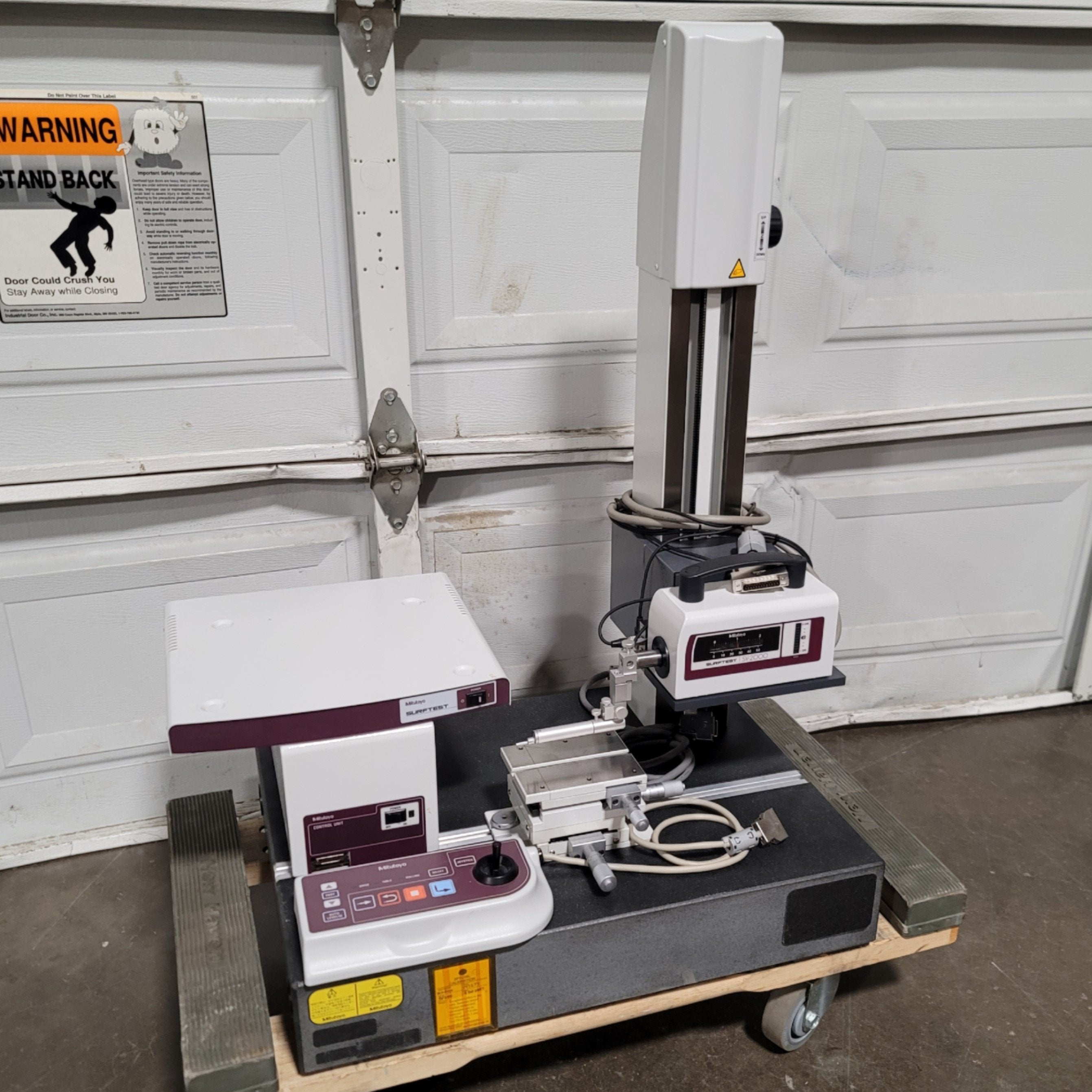 Mitutoyo 178-671A SV-2000S2 Surftest Surface Roughness Testing System ...