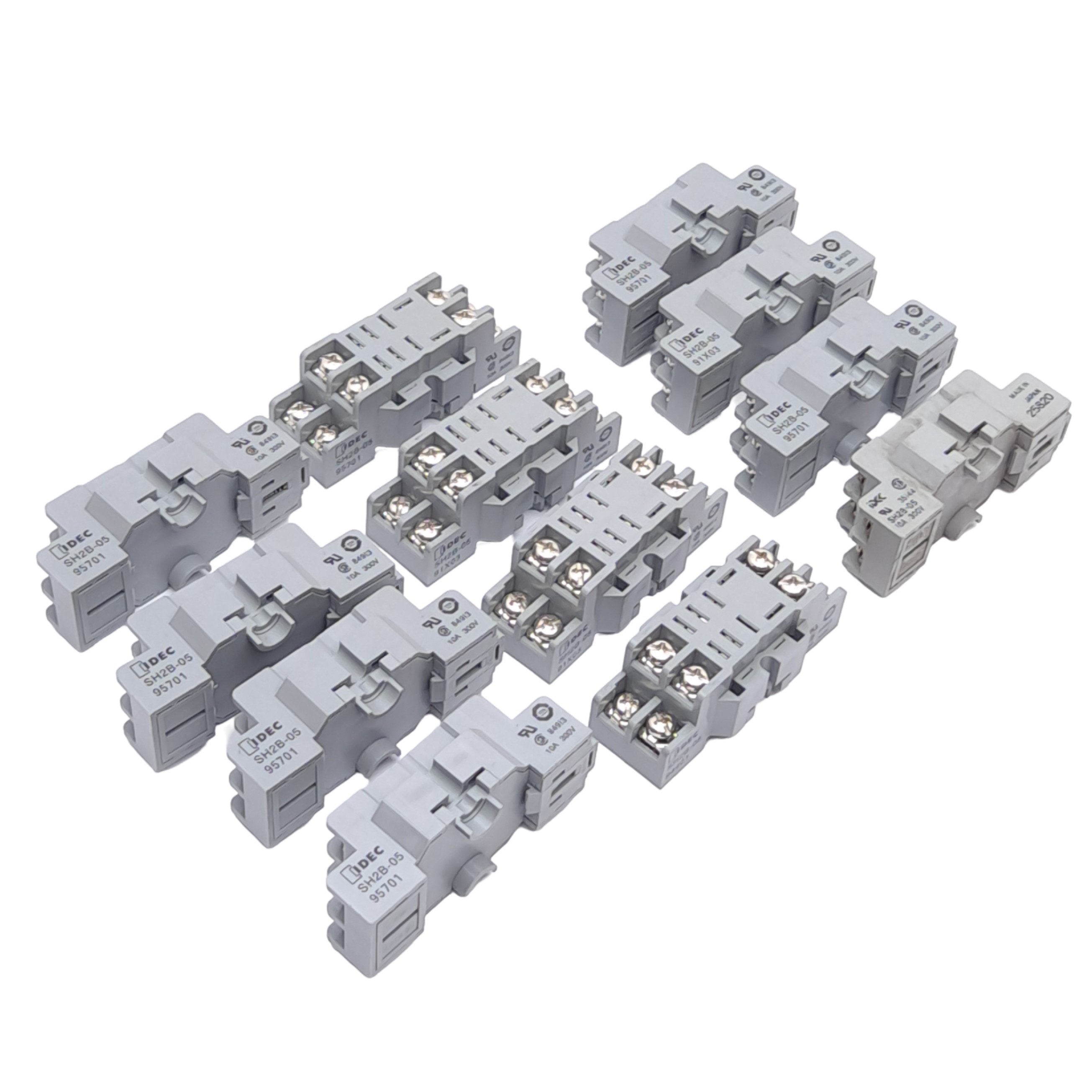 Lot of 12 IDEC SH2B-05 Relay Sockets, 8-Pin Blade, DPDT, 10A Max, DIN ...