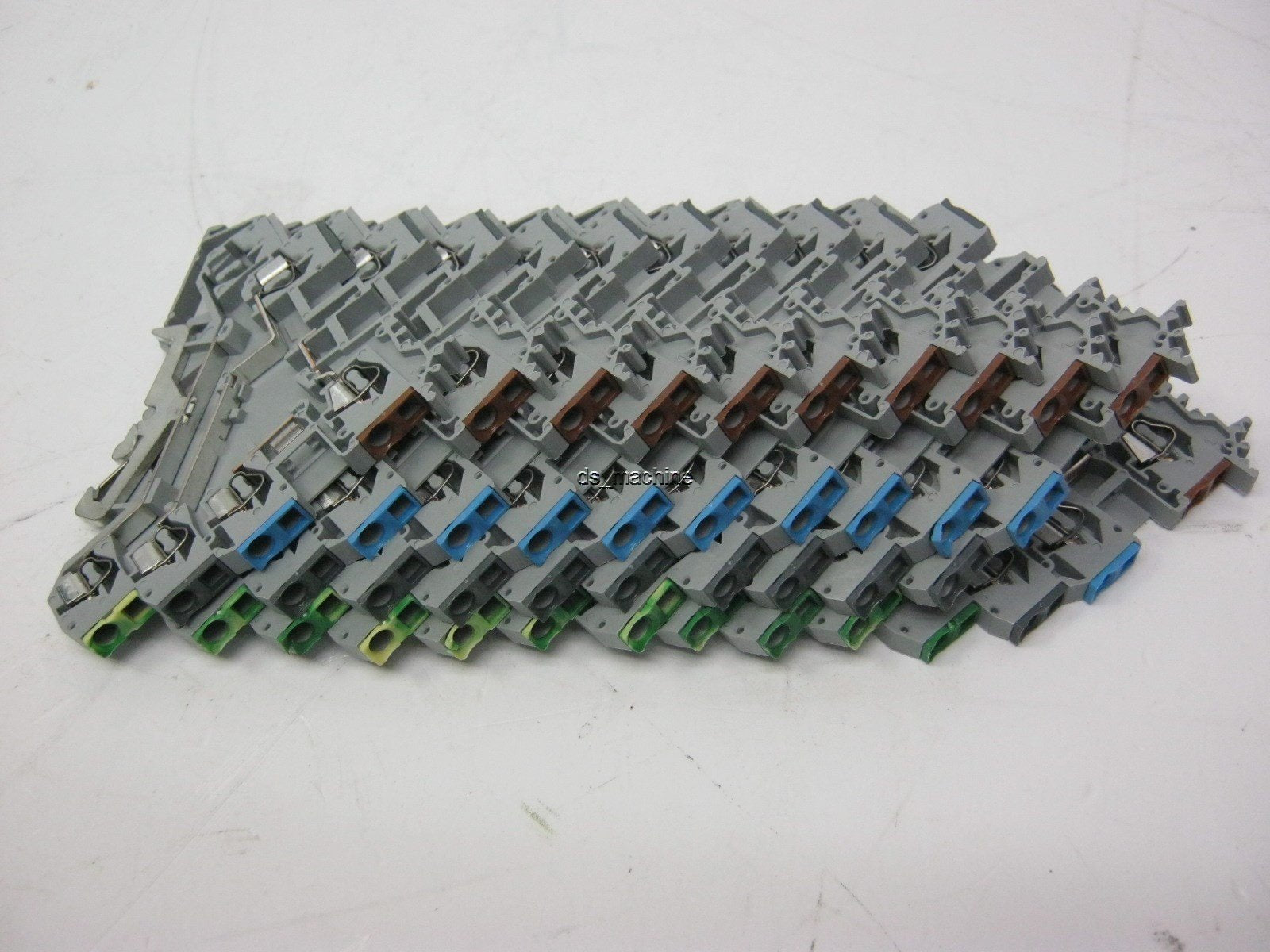 Lot of 11 WAGO 280-570 Sensor Terminal Block w/ Ground 20A 400V – Next ...